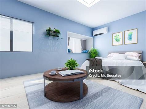 단단한 나무 사용자 지정 옷장 및 파란 벽 커피 테이블 침대 Tv 앞 장식 더블 침대 넓고 무인 침실 디자인 등 방에 있는 녹색 식물 0명에 대한 스톡 사진 및 기타 이미지