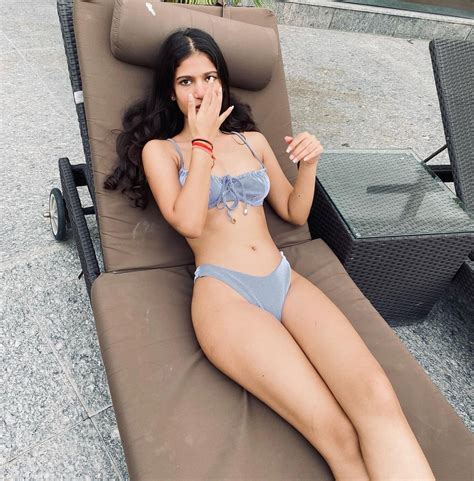 Deeksha Gupta R Desiwomenlove