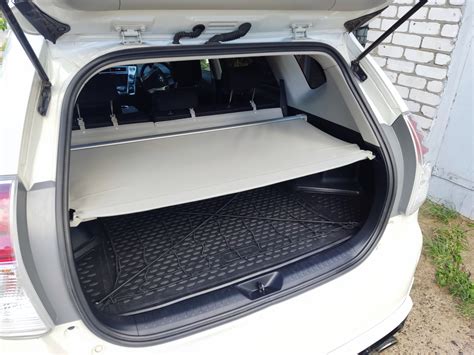 Шторка в багажник альфы. — Toyota Prius Alpha, 1,8 л, 2018 года ...