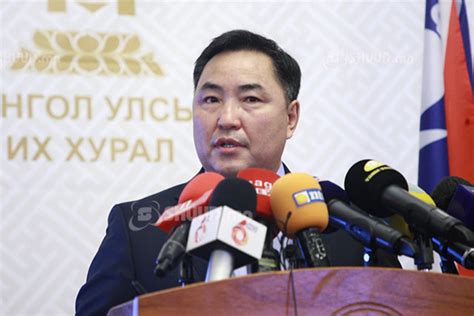 УИХ ын гишүүн Б Пүрэвдорж ахмадуудыг жагсаалд дуудлаа