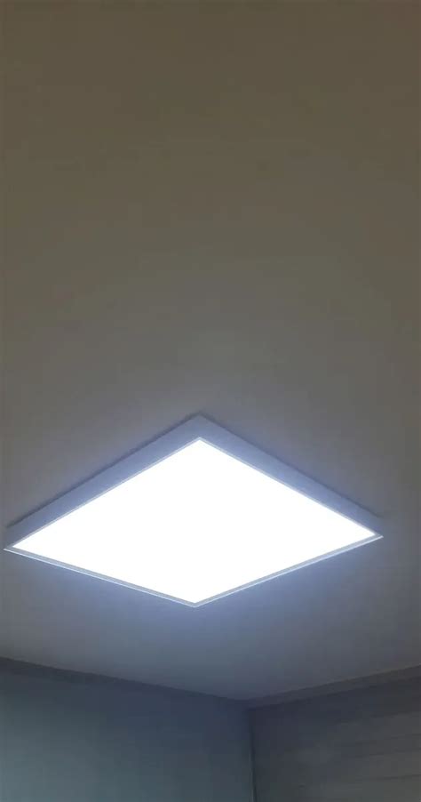 난이도가 어려운 조명이었음에도 불구하고 거의 5분만에 완벽하고 깔끔하게 설치해주셔서 감탄이 절로 나왔네요 정말 진정한 숨은고수님을 만나서 행운이었던것 같습니다 다른