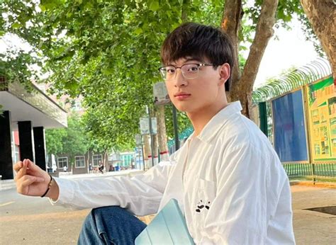 24届，喜提字节 飞书等4个产品经理offer，东华大学工程相关专业，先人一步去大厂，他是如何做到的？ 知乎