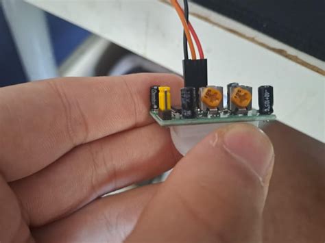 the pir sensor can t recognise any movement is there anything wrong with my code or the wiring