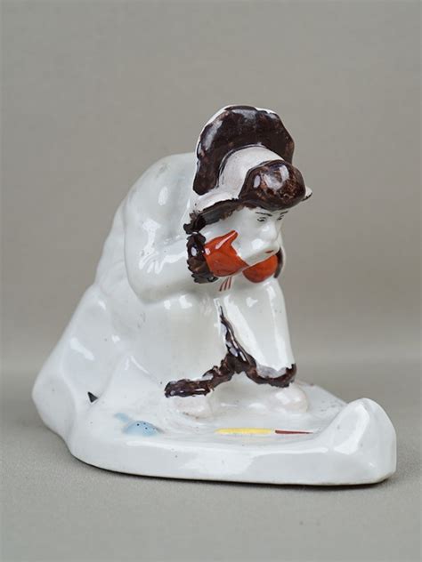 Скульптура «Зимняя рыбалка фарфор роспись высота 13см длина 17см Артель Промкооператор