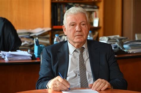 Скандал в “Метрополитен” за смяната на проф Братоев дойде полиция