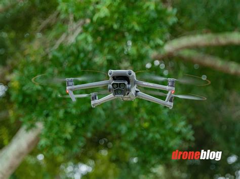 DJI Mavic 3 Classic vs. Mavic 3 Pro (Here’s My Choice) - Droneblog