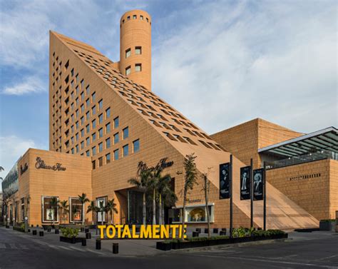 El Palacio De Hierro