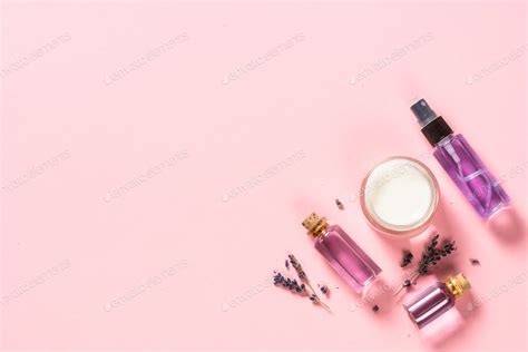 دانلود عکس بک گراند با لوازم آرایشی Natural Lavender Cosmetic On Pink