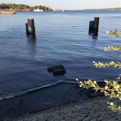 Wave Watching Refraction And Diffraction Of Waves Adventures In Oceanography And Teaching