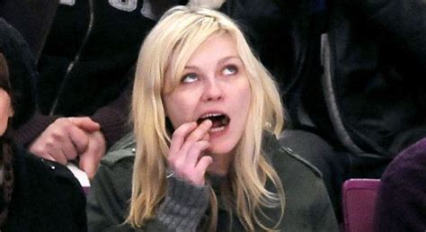 Celebrities Caught Eating In Public Amazing Pictures Inspiring