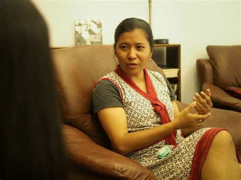 อารมณ์สู่ภาพถ่าย L Yu Yu Myint Than