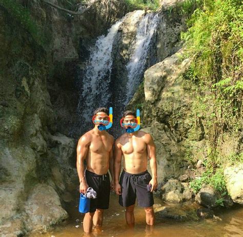 What Are The Names Of These Hot Twins D Scrolller