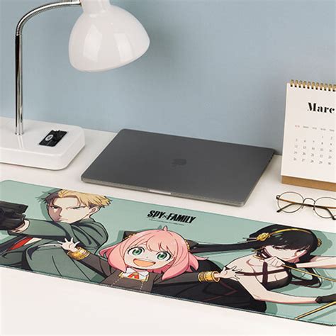 스파이 패밀리 데스크 매트 알라딘