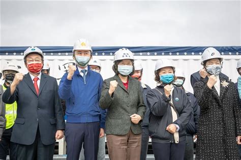 惠民實業最新消息「海淡機組」趕工解水荒 蔡英文總統春節前往感謝工程英雄