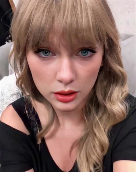 Taylor Swift Absolutely Begging For It Scrolller