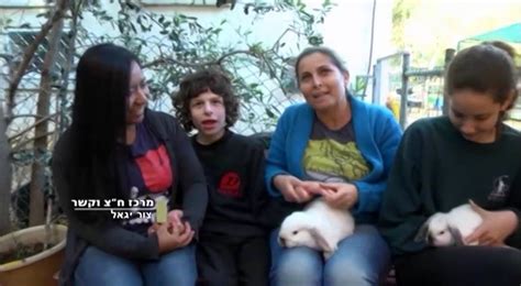 משפחה מיוחדת משחקת Youtube