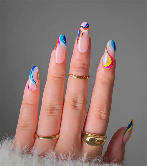 27 Chic Swirl Nails Youll Want To Copy In 2024 White Pink