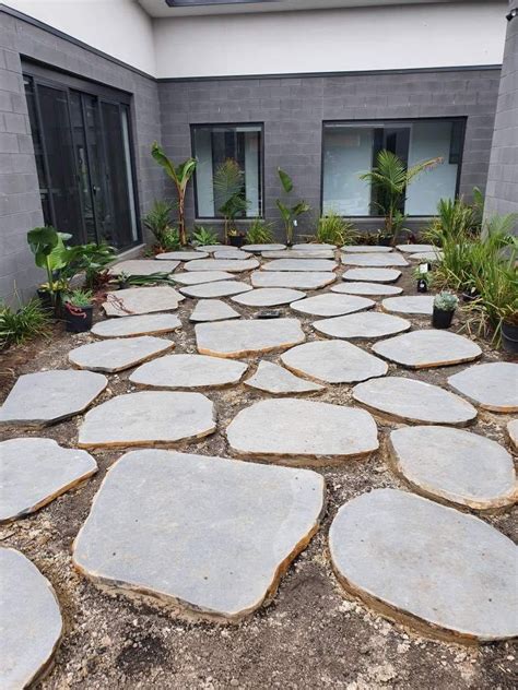 Photo Bluestone Organic Steppers Sai Stone