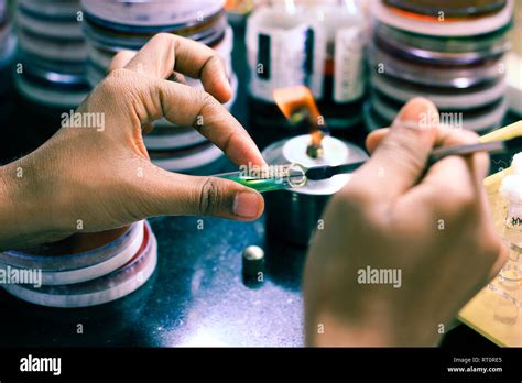 Inoculating Loop Hi Res Stock Photography And Images Alamy