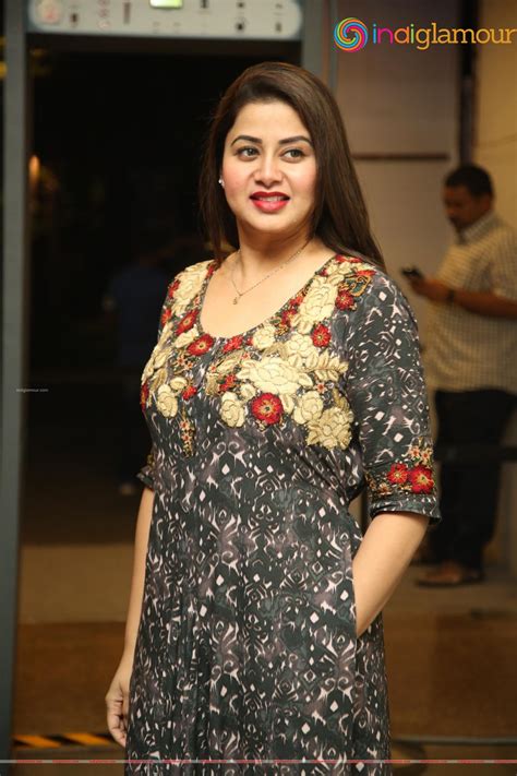 Sangeetha Actress Photoimagepics And Stills 489005