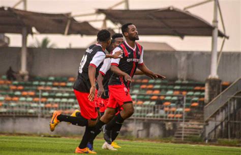 هافبک جوان نیجریه ای به پرسپولیس معرفی شد طرفداری