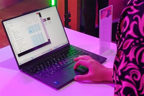 Intip Harga Dan Fitur Canggih Lenovo Thinkpad X1 Carbon Gen 13 Aura Edition Pelita Digital