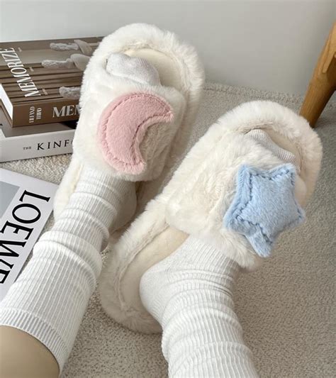 어나더뷰 3cm 굿나잇 털슬리퍼 겨울 실내화 거실슬리퍼 달 별 통굽 키높이 슬리퍼 No1729 위시버킷