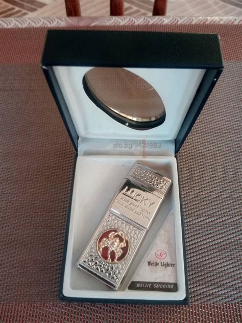 Продавам стилна колекционерска запалка Наргилета електронни цигари запалки Хасково