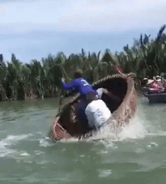 ベトナム 船 激しい はげしい  Vietnam Boat Wild Discover And Share S