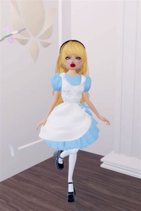 Dress To Impress Alice In Wonderland ในปี 2024