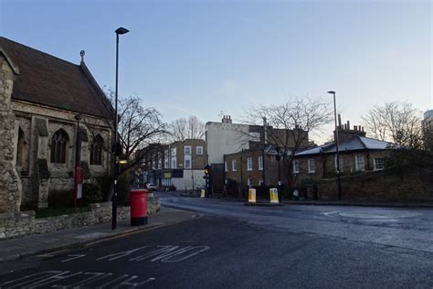 Junction With King Henrys Walk © Ds Pugh Geograph Britain And Ireland