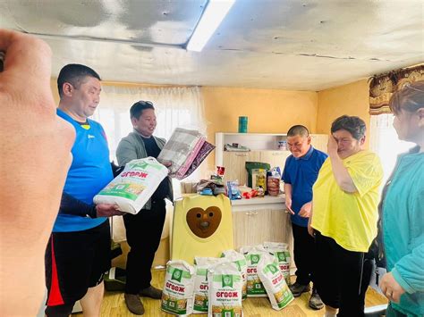 Олон улсын сувилагчийн өдрийг угтан 1 өрхийг сонгон бэлэг барилаа