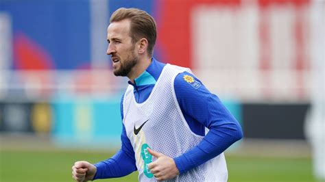 В Ман Юнайтед се надяват че Дийн Хендерсън може да помогне за трансфера на Хари Кейн