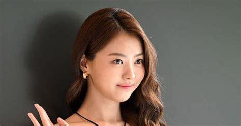 [사진]임나영 웨이브 헤어로 우아하게