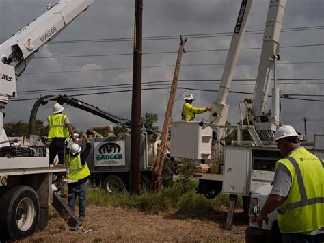 Centerpoint Energy Officials Apologize After Lengthy Houston Power
