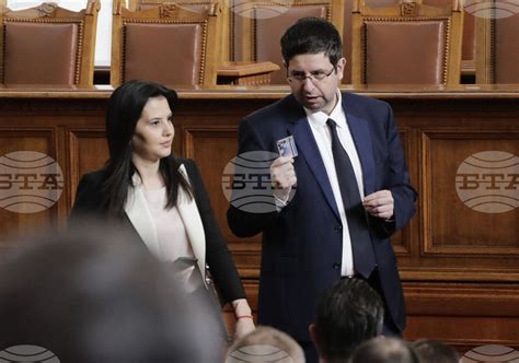 Народното събрание прие на първо четене промени в Закона за мерките срещу изпирането на пари Утро