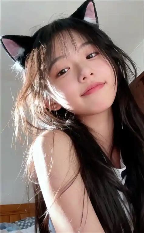 开心元元洛丽塔手机壁纸｜红蝴蝶结少女背景图片 甜美网红「哲风壁纸」