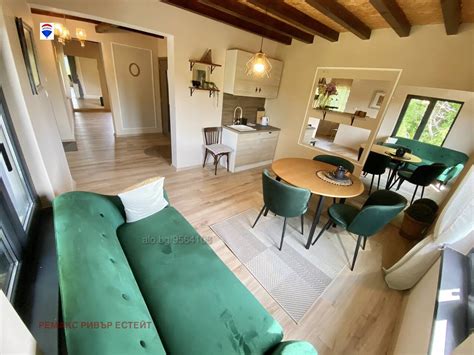 Реновирана селска къща за продажба с Табачка Едноетажна къща 98 кв м РЗП 592 кв м двор