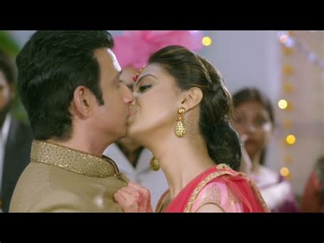 Tejashree Pradhan Hot