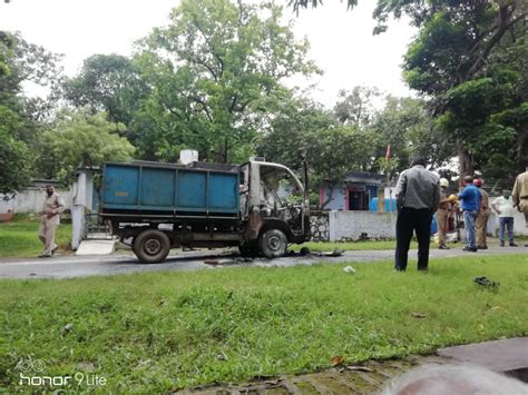 Jamshedpur Burning Vehicle बारीडीह में टाटा स्टील की सहयोगी कंपनी
