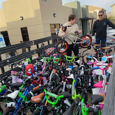 Seasonofkindness Givejoy Steve Giannini