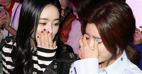 [포토엔]박한별 쏟아지는 플래시 세례에 눈이 멀 것 같아