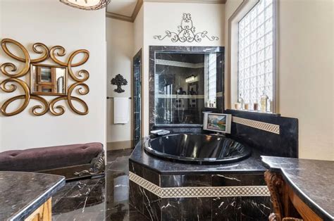 Lakefront Texas Home With Lazy River PHOTOS