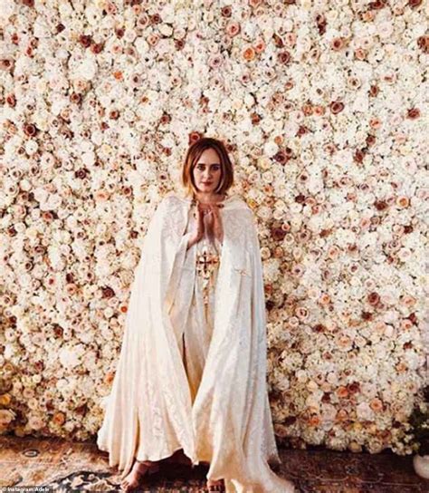 Adele Exc Slimmed Down Star Belts Out Her Greatest Hits At Raucous Pub Party Daily Mail Online