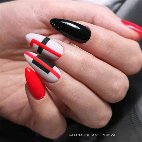 Нов френски маникюр 2020 с геометрични фигури Последен писък на модата За Жената