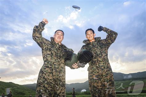 아버지와 함께 강하 성공 뉴스1