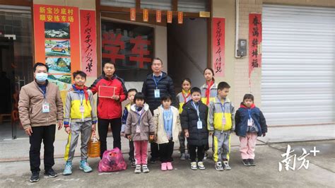 信宜这所学校连续59年开展拥军优属活动从不间断军人师生邱茜