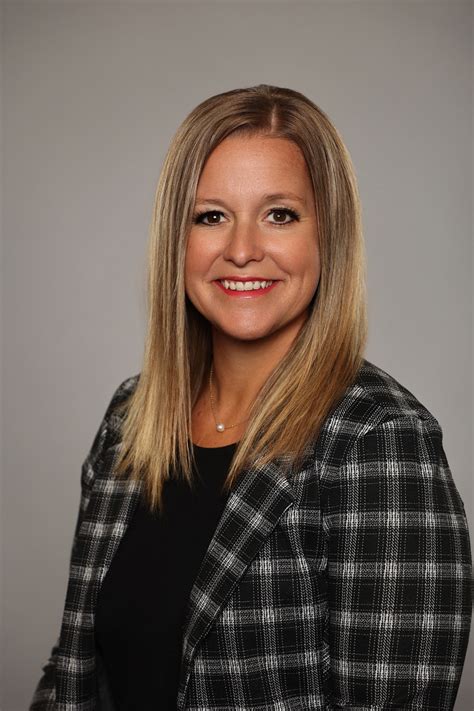 Bankcsb › Lacy Miles Honored Emerging Leader