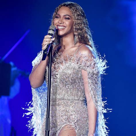 Beyoncé Wore 50 Shoes And An It Bag On Instagram Who What Wear