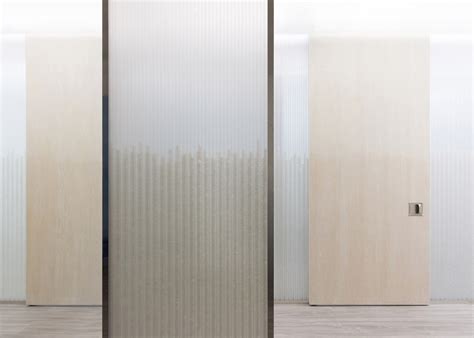 Uufie Makes Medical Clinic With Translucent Polycarbonate Walls